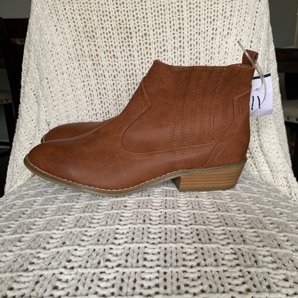 Universal Thread | Shoes | Womens Georgia Ankle Boot Universal Thread ...